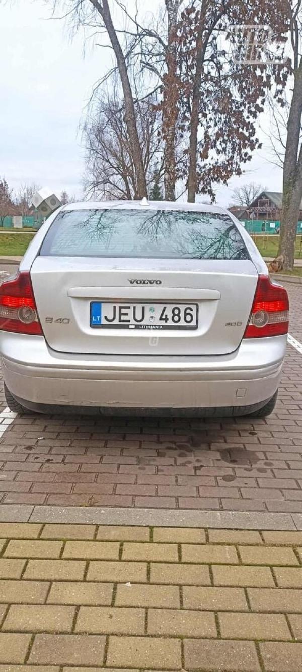 Grey Volvo S40 2006 in Elektrenai, with an engine capacity of 2.00 L and mileage of 430 thousand km for 950 €, photo 7 on AUTOMOTO.COM.LV