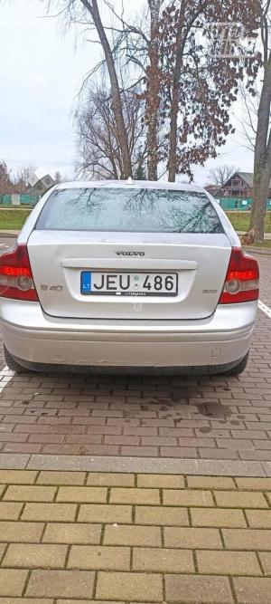 Grey Volvo S40 2006 in Elektrenai, with an engine capacity of 2.00 L and mileage of 430 thousand km for 950 €, photo 8 on AUTOMOTO.COM.LV