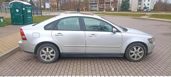 Grey Volvo S40 2006 in Elektrenai, with an engine capacity of 2.00 L and mileage of 430 thousand km for 950 €, photo 8 on AUTOMOTO.COM.LV