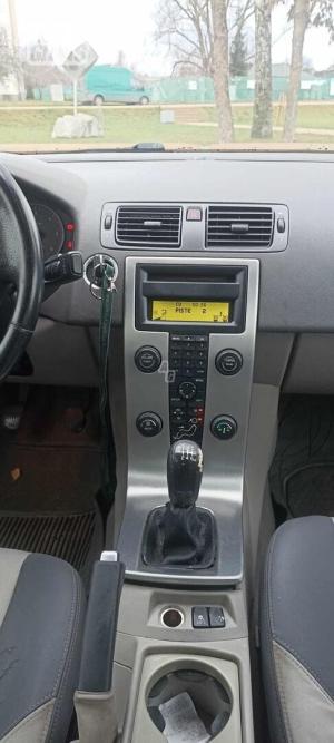 Grey Volvo S40 2006 in Elektrenai, with an engine capacity of 2.00 L and mileage of 430 thousand km for 950 €, photo 14 on AUTOMOTO.COM.LV