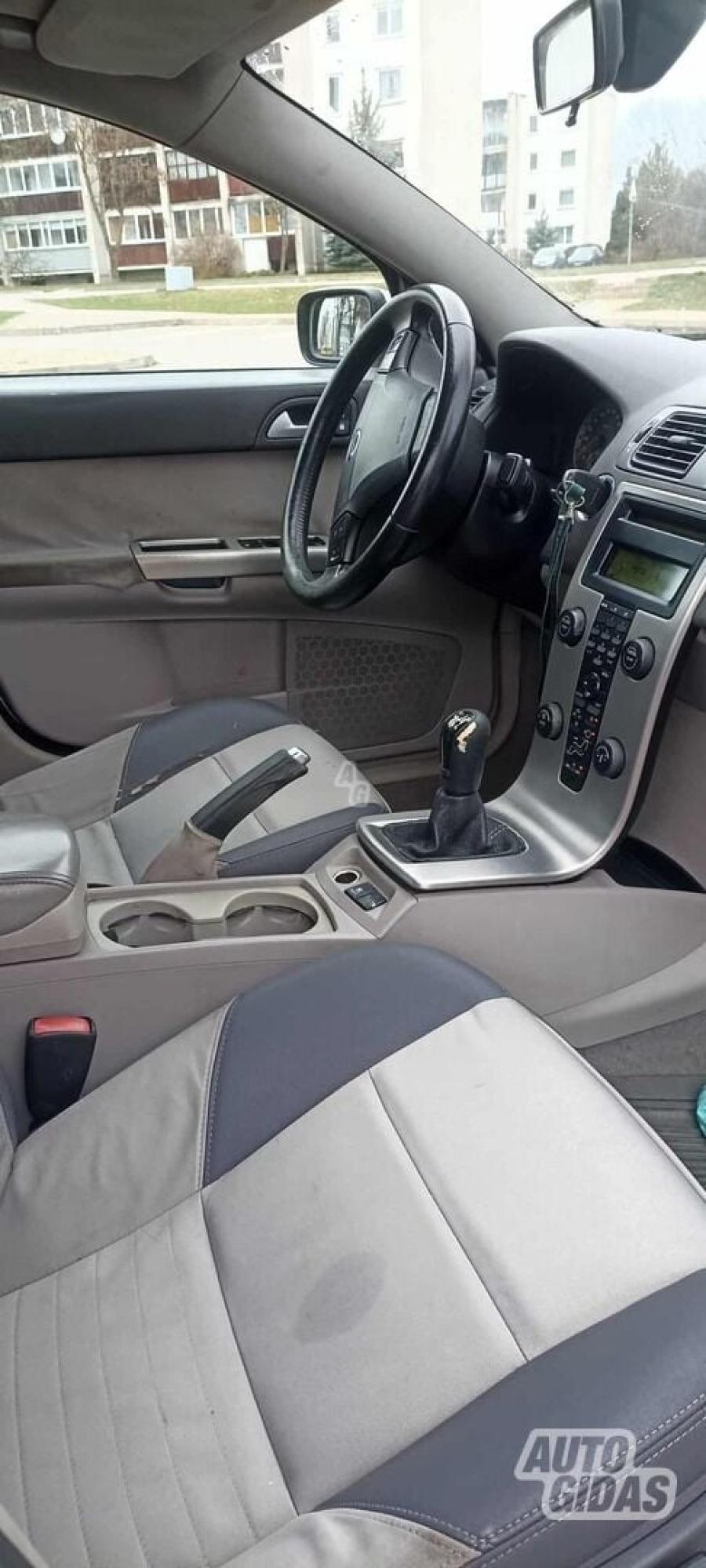 Grey Volvo S40 2006 in Elektrenai, with an engine capacity of 2.00 L and mileage of 430 thousand km for 950 €, photo 15 on AUTOMOTO.COM.LV