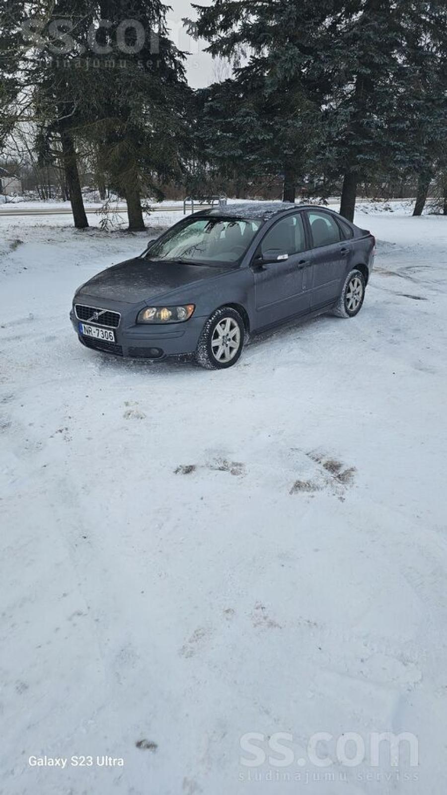 Pelēks Volvo S40 2006 Preiļi, ar dzinēja tilpumu 2.00 L un nobraukumu 380 tūkst. km par 1700 €, foto 1 vietnē AUTOMOTO.COM.LV