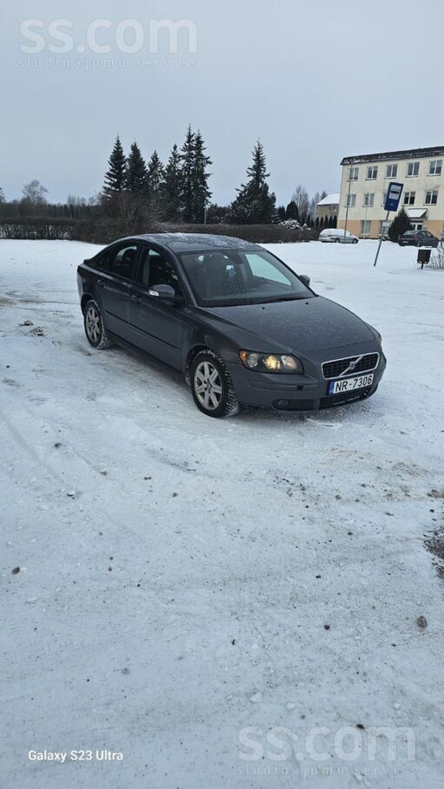 Pelēks Volvo S40 2006 Preiļi, ar dzinēja tilpumu 2.00 L un nobraukumu 380 tūkst. km par 1700 €, foto 2 vietnē AUTOMOTO.COM.LV