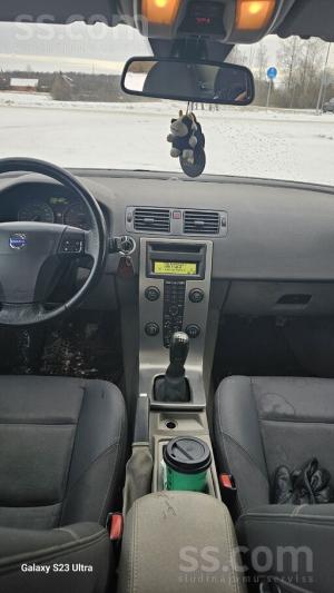 Pelēks Volvo S40 2006 Preiļi, ar dzinēja tilpumu 2.00 L un nobraukumu 380 tūkst. km par 1700 €, foto 6 vietnē AUTOMOTO.COM.LV