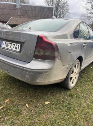 Pelēks Volvo S40 2006 Ignalina, ar dzinēja tilpumu 1.60 L un nobraukumu 340 tūkst. km par 750 €, foto 3 vietnē AUTOMOTO.COM.LV