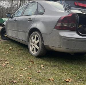 Pelēks Volvo S40 2006 Ignalina, ar dzinēja tilpumu 1.60 L un nobraukumu 340 tūkst. km par 750 €, foto 4 vietnē AUTOMOTO.COM.LV