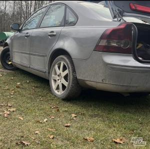 Pelēks Volvo S40 2006 Ignalina, ar dzinēja tilpumu 1.60 L un nobraukumu 360 tūkst. km par 750 €, foto 2 vietnē AUTOMOTO.COM.LV