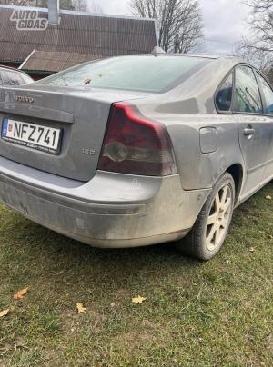 Pelēks Volvo S40 2006 Ignalina, ar dzinēja tilpumu 1.60 L un nobraukumu 360 tūkst. km par 750 €, foto 4 vietnē AUTOMOTO.COM.LV