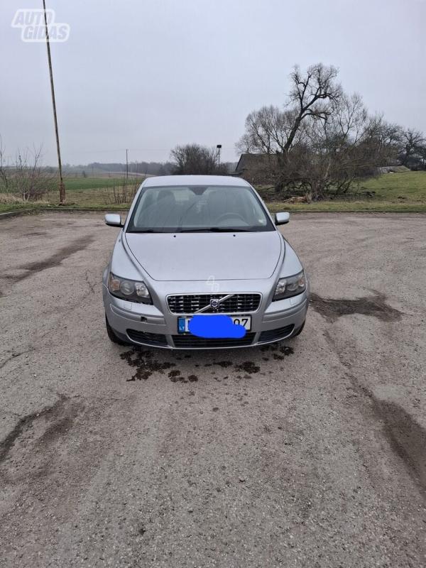 Pelēks Volvo S40 2006 Lazdijai, ar dzinēja tilpumu 1.80 L un nobraukumu 250 tūkst. km par 1050 €, foto 3 vietnē AUTOMOTO.COM.LV