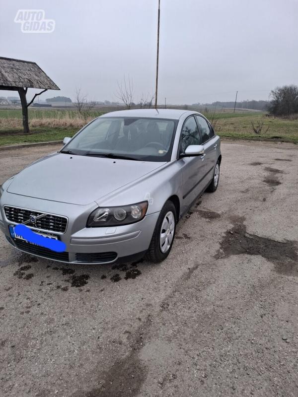 Pelēks Volvo S40 2006 Lazdijai, ar dzinēja tilpumu 1.80 L un nobraukumu 250 tūkst. km par 1050 €, foto 4 vietnē AUTOMOTO.COM.LV
