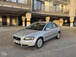 Grey Volvo S40 2006 in Vilnius, with an engine capacity of 2.00 L and mileage of 345 thousand km for 1500 €, photo  on AUTOMOTO.COM.LV