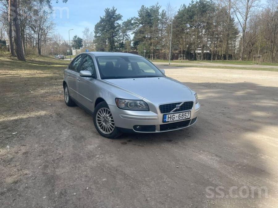 Grey Volvo S40 2006 in Riga, with an engine capacity of 2.40 L and mileage of 197 thousand km for 2350 €, photo 1 on AUTOMOTO.COM.LV