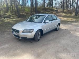 Grey Volvo S40 2006 in Riga, with an engine capacity of 2.40 L and mileage of 197 thousand km for 2350 €, photo 3 on AUTOMOTO.COM.LV