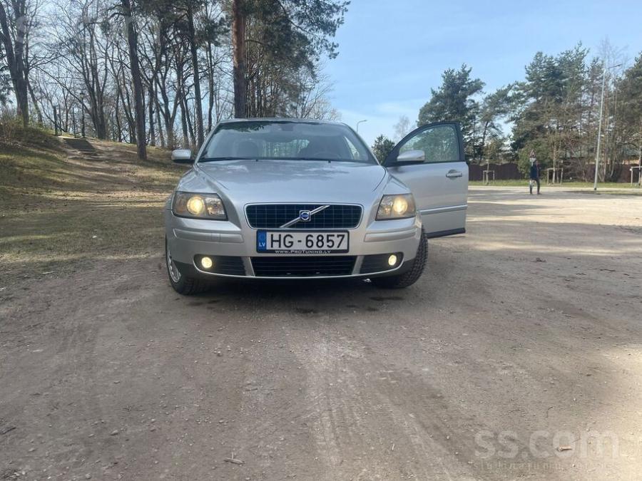 Grey Volvo S40 2006 in Riga, with an engine capacity of 2.40 L and mileage of 197 thousand km for 2350 €, photo 12 on AUTOMOTO.COM.LV