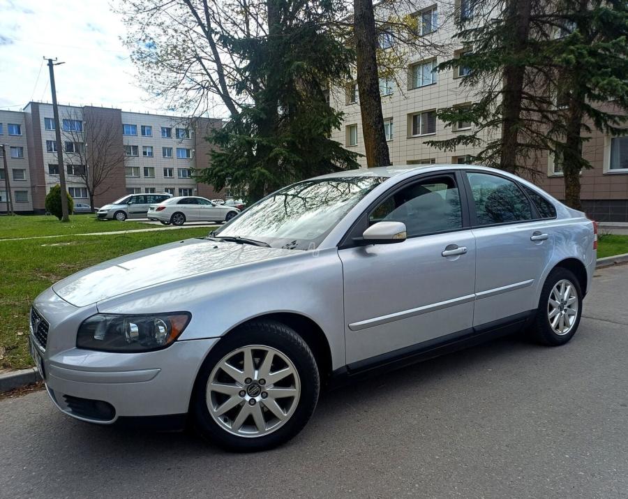 Grey Volvo S40 2006 in Kaunas, with an engine capacity of 1.60 L and mileage of 245 thousand km for 1900 €, photo 3 on AUTOMOTO.COM.LV