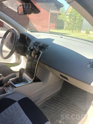 Pelēks Volvo S40 2006 Rēzekne, ar dzinēja tilpumu 2.00 L un nobraukumu 279 tūkst. km par 1900 €, foto 7 vietnē AUTOMOTO.COM.LV