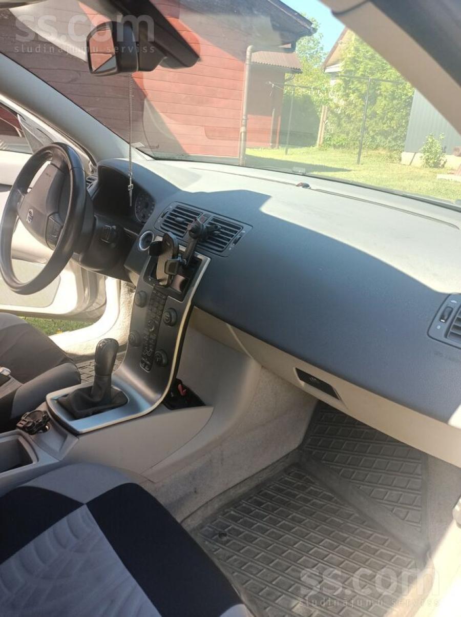 Pelēks Volvo S40 2006 Rēzekne, ar dzinēja tilpumu 2.00 L un nobraukumu 279 tūkst. km par 1900 €, foto 7 vietnē AUTOMOTO.COM.LV