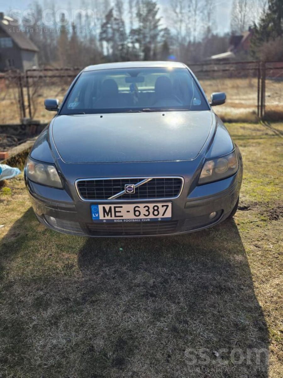 Pelēks Volvo S40 2006 Rīga, ar dzinēja tilpumu 2.00 L un nobraukumu 339 tūkst. km par 900 €, foto 1 vietnē AUTOMOTO.COM.LV