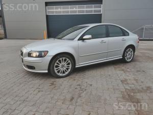 Grey Volvo S40 2006 in Saldus, with an engine capacity of 2.00 L and mileage of 254 thousand km for 2220 €, photo  on AUTOMOTO.COM.LV