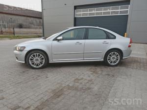 Серый Вольво С40 2006 в Салдус, объемом двигателя 2.00 л и пробегом 254 тыс. км за 2220 €, фото 3 на AUTOMOTO.COM.LV