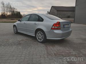 Серый Вольво С40 2006 в Салдус, объемом двигателя 2.00 л и пробегом 254 тыс. км за 2220 €, фото 4 на AUTOMOTO.COM.LV