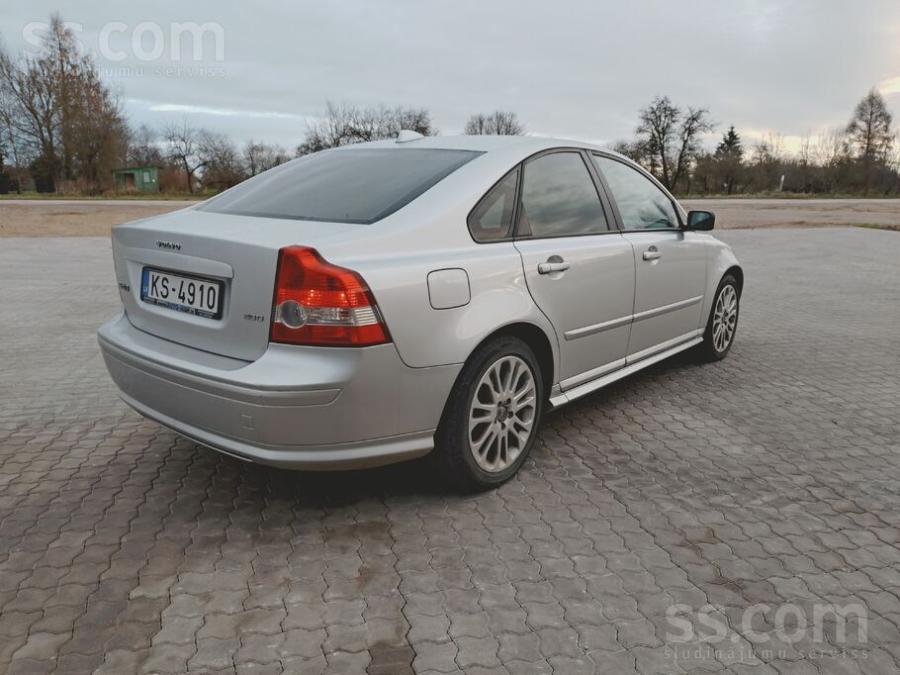 Серый Вольво С40 2006 в Салдус, объемом двигателя 2.00 л и пробегом 254 тыс. км за 2220 €, фото 6 на AUTOMOTO.COM.LV