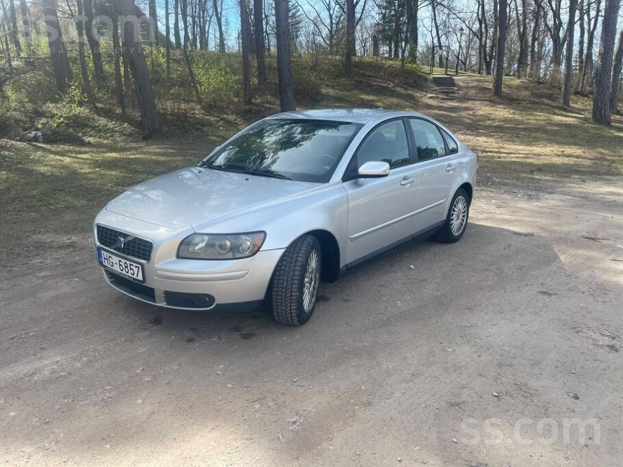Grey Volvo S40 2006 in Riga, with an engine capacity of 2.40 L and mileage of 197 thousand km for 2250 €, photo 3 on AUTOMOTO.COM.LV