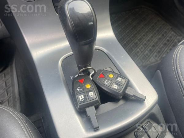 Pelēks Volvo S40 2006 Rīga, ar dzinēja tilpumu 2.40 L un nobraukumu 197 tūkst. km par 2250 €, foto 4 vietnē AUTOMOTO.COM.LV