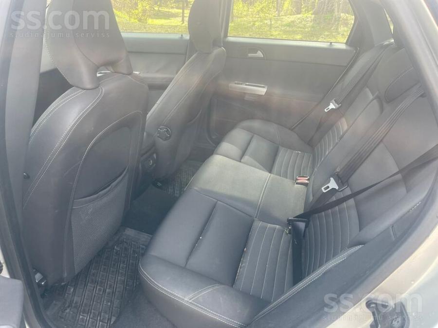 Grey Volvo S40 2006 in Riga, with an engine capacity of 2.40 L and mileage of 197 thousand km for 2250 €, photo 14 on AUTOMOTO.COM.LV