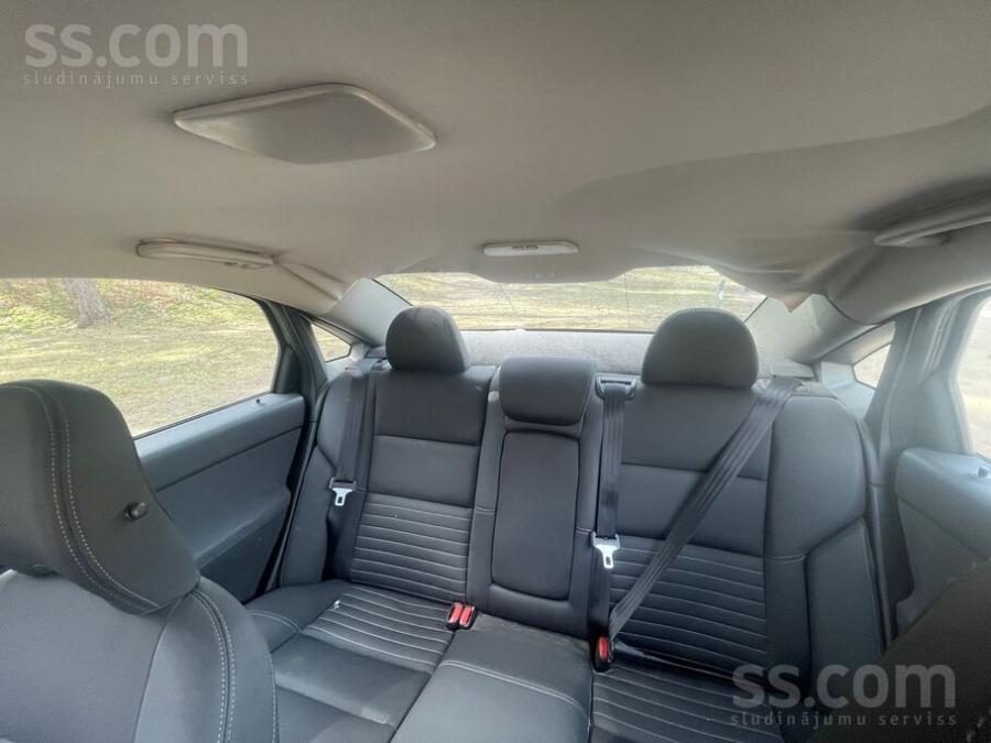 Grey Volvo S40 2006 in Riga, with an engine capacity of 2.40 L and mileage of 197 thousand km for 2250 €, photo 15 on AUTOMOTO.COM.LV