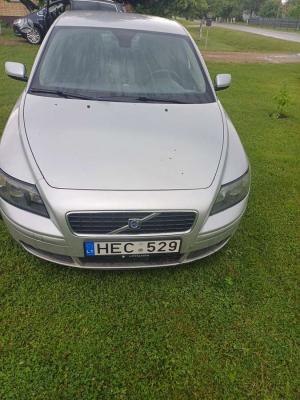 Pelēks Volvo S40 2006 Kaišiadorys, ar dzinēja tilpumu 2.00 L un nobraukumu 400 tūkst. km par 800 €, foto 3 vietnē AUTOMOTO.COM.LV