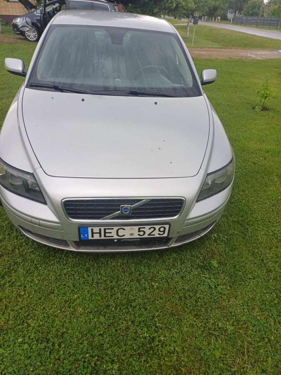 Pelēks Volvo S40 2006 Kaišiadorys, ar dzinēja tilpumu 2.00 L un nobraukumu 400 tūkst. km par 800 €, foto 3 vietnē AUTOMOTO.COM.LV