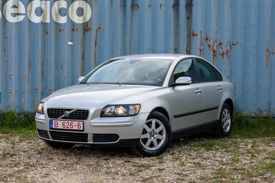 Серый Вольво С40 2006 в Рига, объемом двигателя 1.60 л и пробегом 151 тыс. км за 3295 €, фото 4 на AUTOMOTO.COM.LV