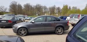 Grey Volvo S40 2006 in Valmiera, with an engine capacity of 1.60 L and mileage of 235 thousand km for 2900 €, photo 7 on AUTOMOTO.COM.LV