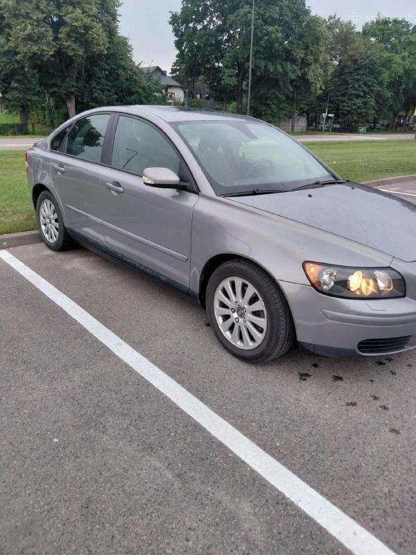 Grey Volvo S40 2006 in Kaunas, with an engine capacity of 2.40 L and mileage of 72 thousand km for 4850 €, photo 2 on AUTOMOTO.COM.LV