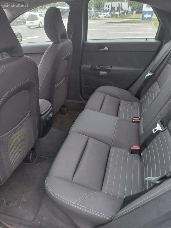 Grey Volvo S40 2006 in Kaunas, with an engine capacity of 2.40 L and mileage of 72 thousand km for 4850 €, photo 8 on AUTOMOTO.COM.LV