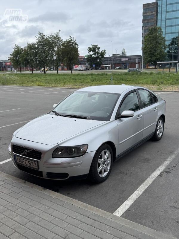 Grey Volvo S40 2006 in Siauliai, with an engine capacity of 2.40 L and mileage of 145 thousand km for 2000 €, photo 1 on AUTOMOTO.COM.LV