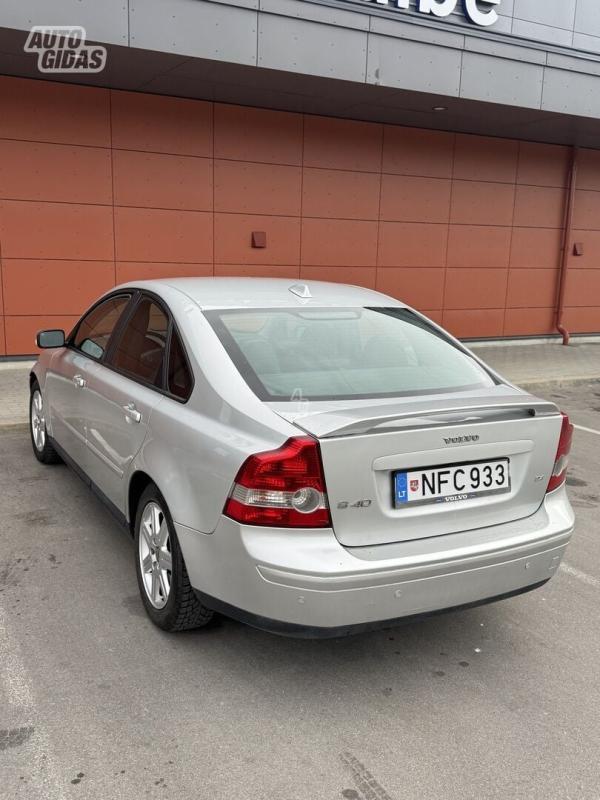 Grey Volvo S40 2006 in Siauliai, with an engine capacity of 2.40 L and mileage of 145 thousand km for 2000 €, photo 6 on AUTOMOTO.COM.LV