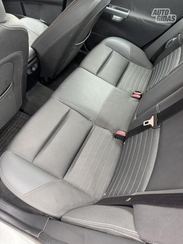 Grey Volvo S40 2006 in Siauliai, with an engine capacity of 2.40 L and mileage of 145 thousand km for 2000 €, photo 7 on AUTOMOTO.COM.LV