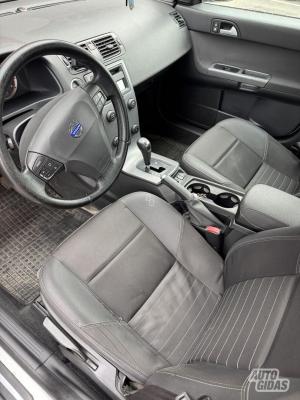 Pelēks Volvo S40 2006 Šauļi, ar dzinēja tilpumu 2.40 L un nobraukumu 145 tūkst. km par 2000 €, foto 9 vietnē AUTOMOTO.COM.LV