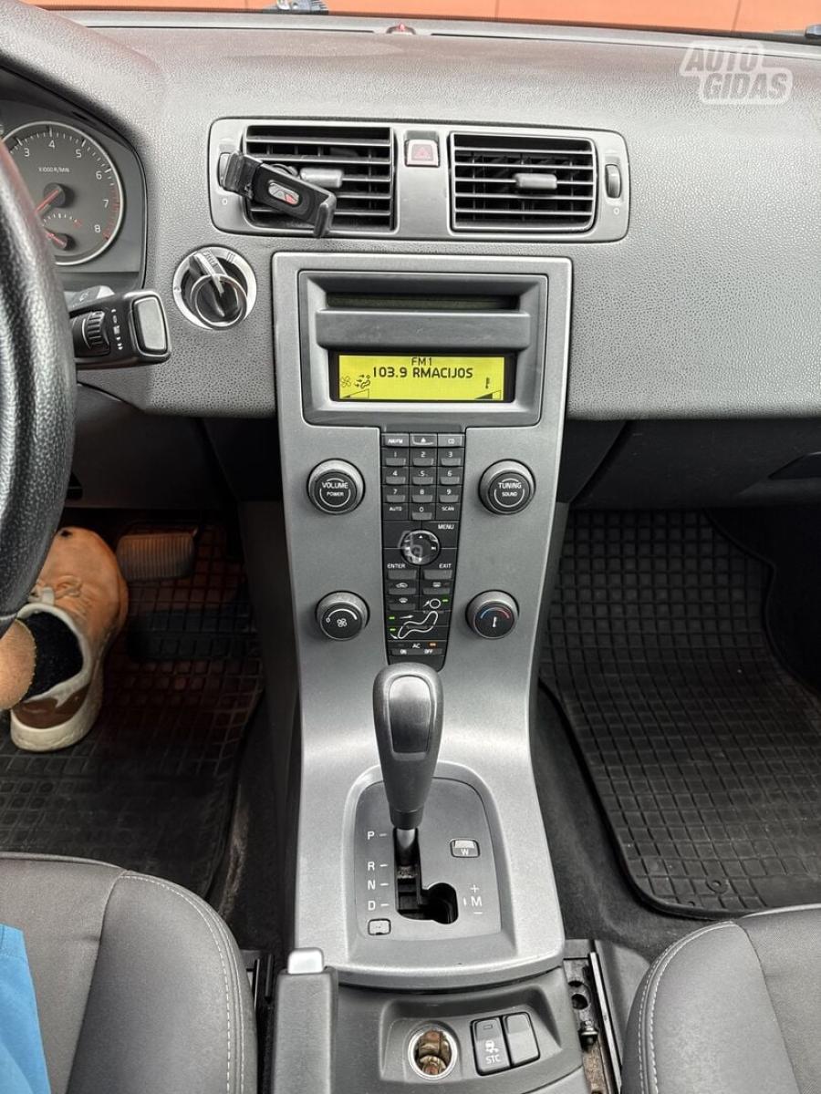 Pelēks Volvo S40 2006 Šauļi, ar dzinēja tilpumu 2.40 L un nobraukumu 145 tūkst. km par 2000 €, foto 11 vietnē AUTOMOTO.COM.LV