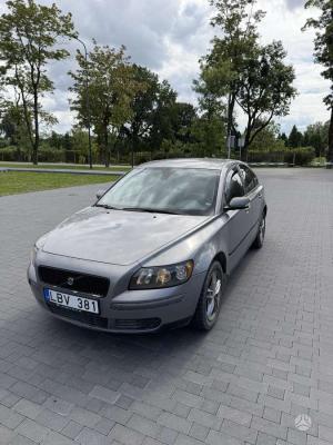 Grey Volvo S40 2006 in Kaunas, with an engine capacity of 1.56 L and mileage of 325 thousand km for 899 €, photo  on AUTOMOTO.COM.LV