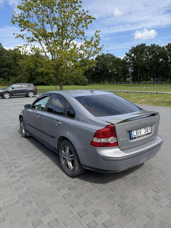 Grey Volvo S40 2006 in Kaunas, with an engine capacity of 1.56 L and mileage of 325 thousand km for 899 €, photo 5 on AUTOMOTO.COM.LV