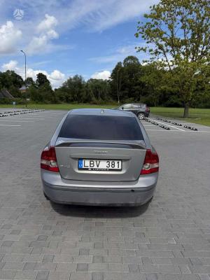 Grey Volvo S40 2006 in Kaunas, with an engine capacity of 1.56 L and mileage of 325 thousand km for 899 €, photo 7 on AUTOMOTO.COM.LV