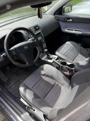 Grey Volvo S40 2006 in Kaunas, with an engine capacity of 1.56 L and mileage of 325 thousand km for 899 €, photo 11 on AUTOMOTO.COM.LV