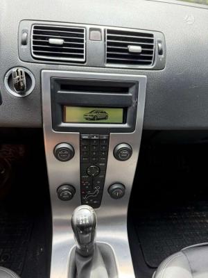 Grey Volvo S40 2006 in Kaunas, with an engine capacity of 1.56 L and mileage of 325 thousand km for 899 €, photo 12 on AUTOMOTO.COM.LV