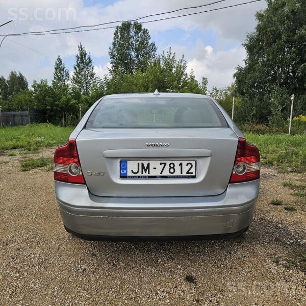 Grey Volvo S40 2006 in Riga, with an engine capacity of 1.60 L and mileage of 270 thousand km for 2950 €, photo 5 on AUTOMOTO.COM.LV
