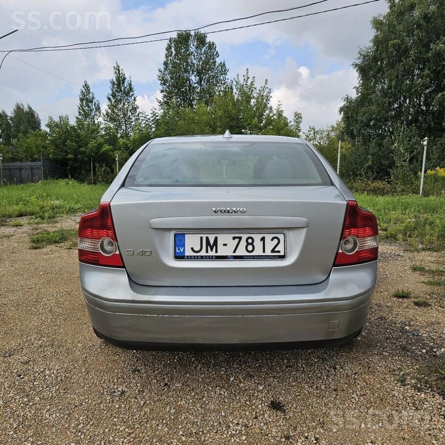 Серый Вольво С40 2006 в Рига, объемом двигателя 1.60 л и пробегом 270 тыс. км за 2950 €, фото 6 на AUTOMOTO.COM.LV