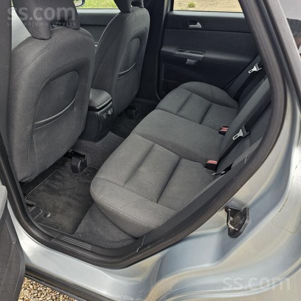 Grey Volvo S40 2006 in Riga, with an engine capacity of 1.60 L and mileage of 270 thousand km for 2950 €, photo 10 on AUTOMOTO.COM.LV