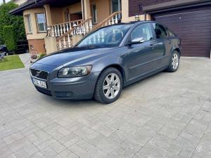 Grey Volvo S40 2006 in Vilnius, with an engine capacity of 2.00 L and mileage of 310 thousand km for 1500 €, photo 4 on AUTOMOTO.COM.LV